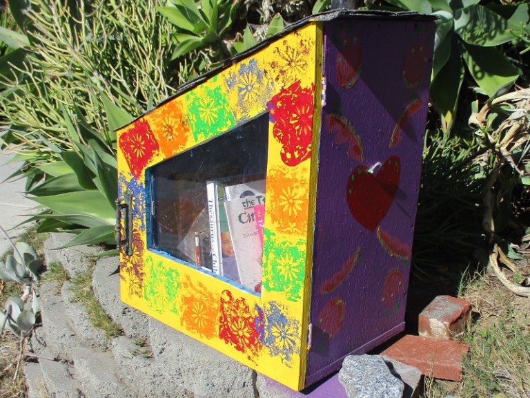 Make a “lending library” box for your community! – Cool San Diego Sights!