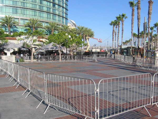 2019 Comic-Con building wraps get started! – Cool San Diego Sights!