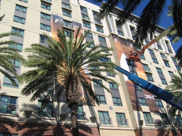 2019 Comic-Con building wraps get started! – Cool San Diego Sights!