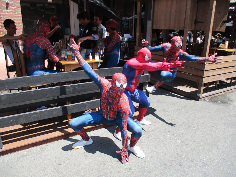 More photos of fun outside Comic-Con! – Cool San Diego Sights!