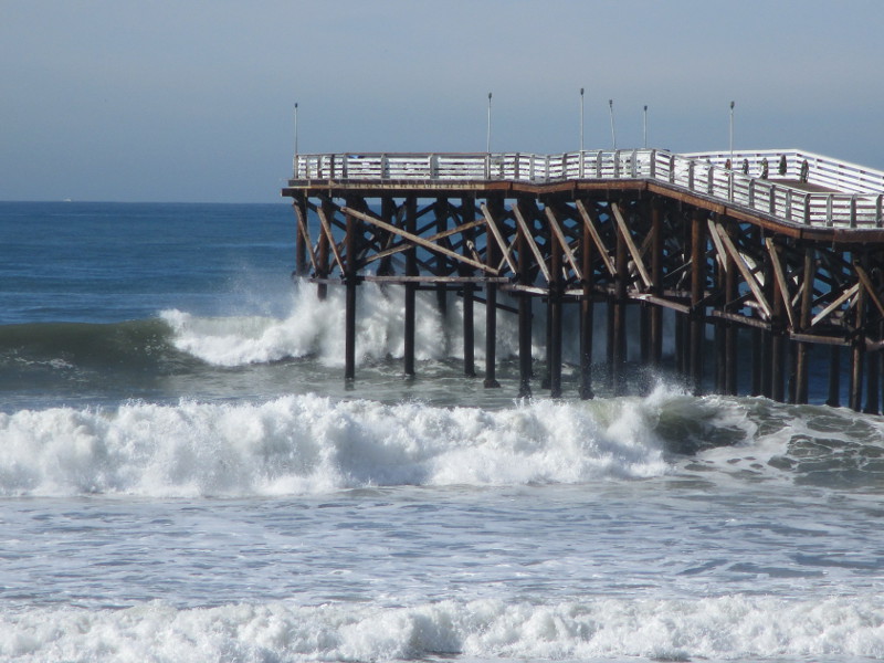 Big crashing waves at Crystal Pier! – Cool San Diego Sights!
