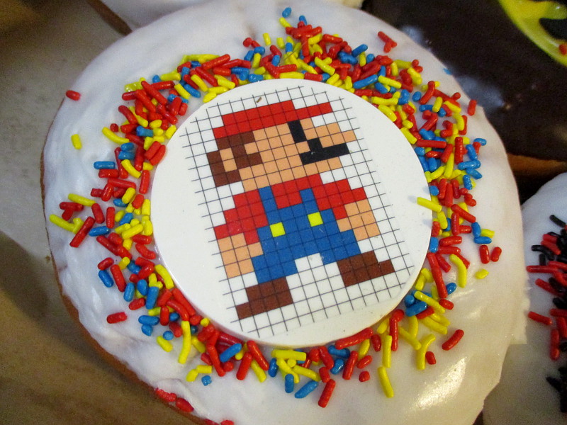 Superhero, Star Wars, Mario donuts for Comic-Con! – Cool San Diego Sights!