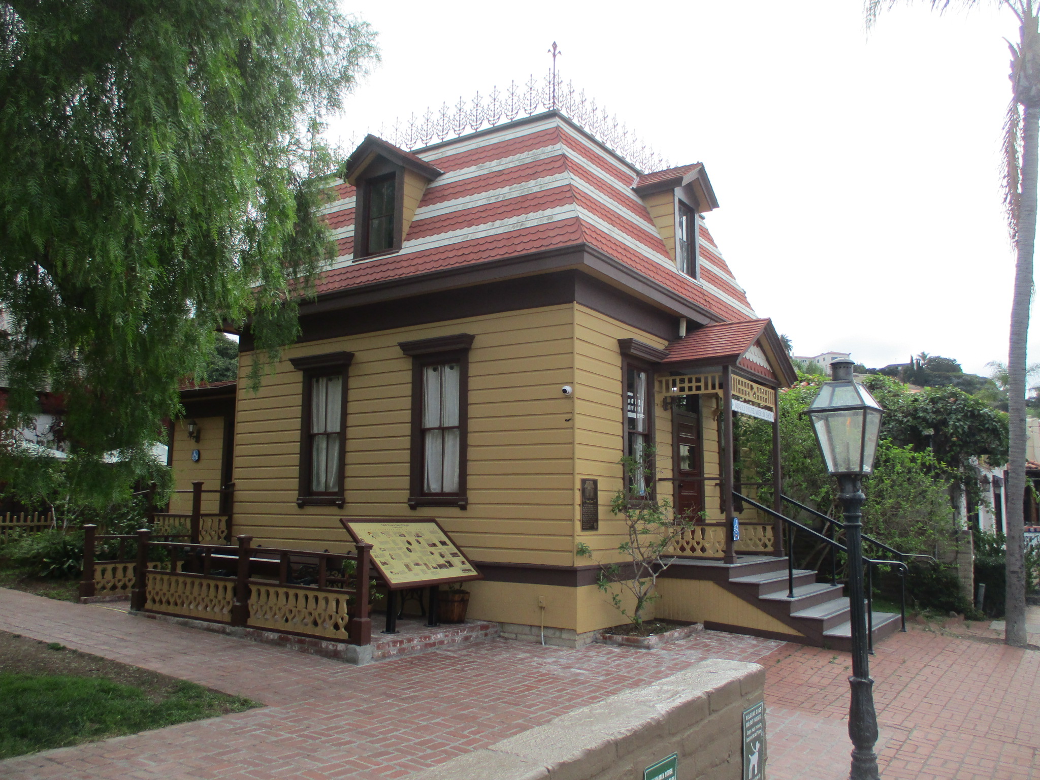 Unique roof of the Verna House in Old Town. – Cool San Diego Sights!