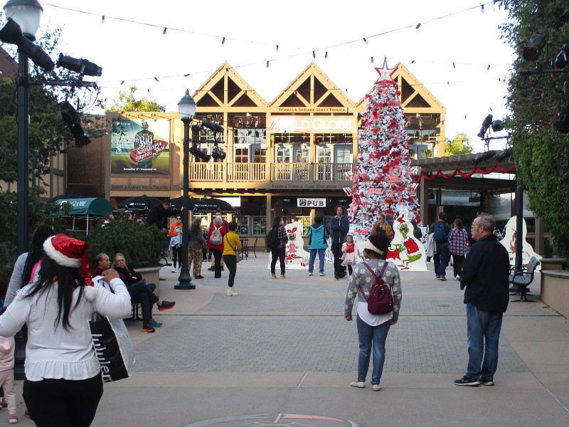 Photos of a walk through December Nights! – Cool San Diego Sights!