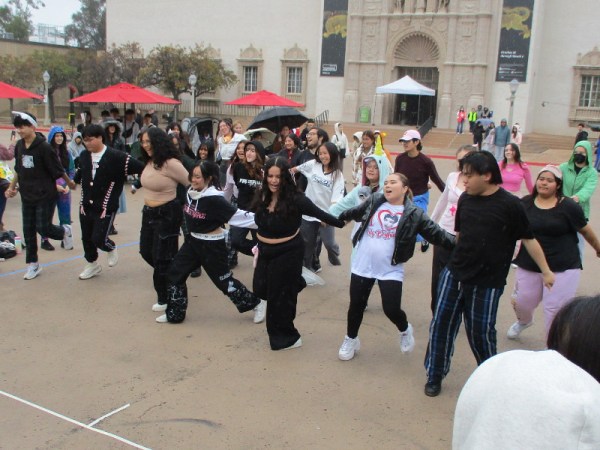 K-pop dancing in the rain in Balboa Park! – Cool San Diego Sights!
