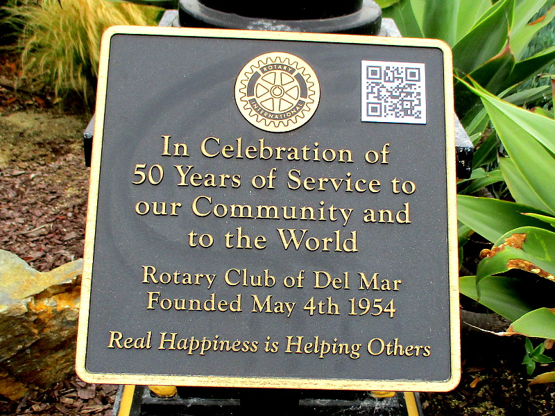 Del Mar plaque tells of community service. – Cool San Diego Sights!