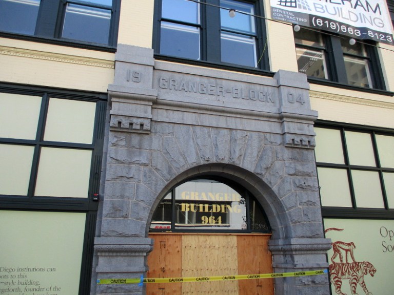 A new hotel, and zoo animals in the basement! – Cool San Diego Sights!