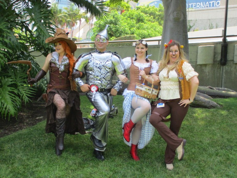 Wizard of Oz cosplay at San Diego Comic-Con! – Cool San Diego Sights!