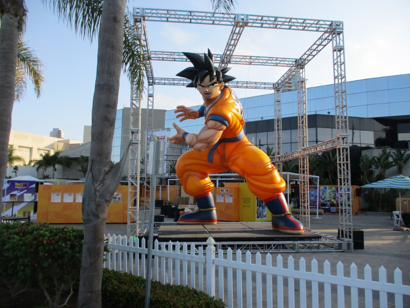 Goku statue rises at San Diego Comic-Con! – Cool San Diego Sights!