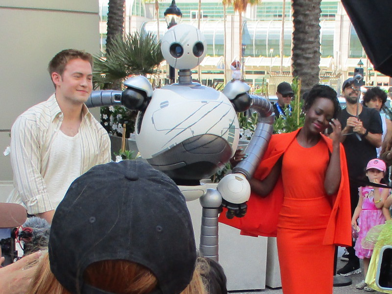 The Wild Robot cast appears at Comic-Con! – Cool San Diego Sights!