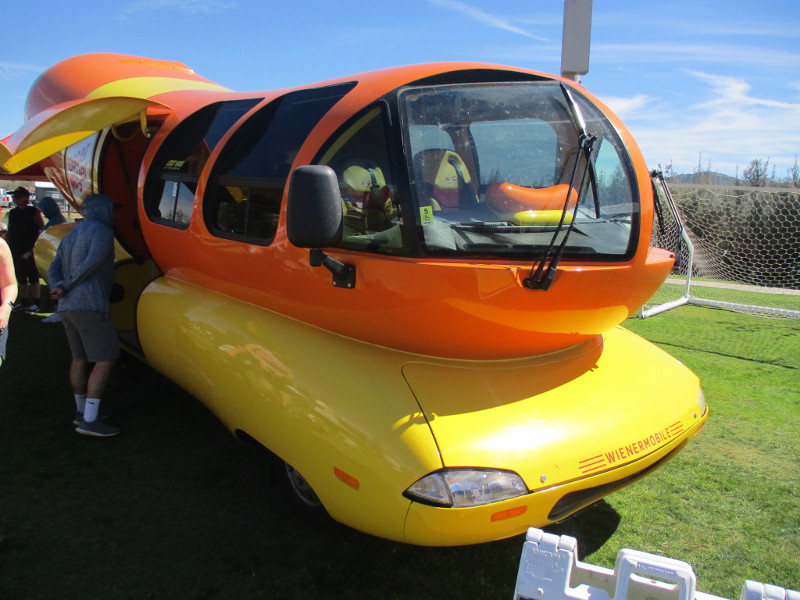 Checking out the Wienermobile in Santee! – Cool San Diego Sights!